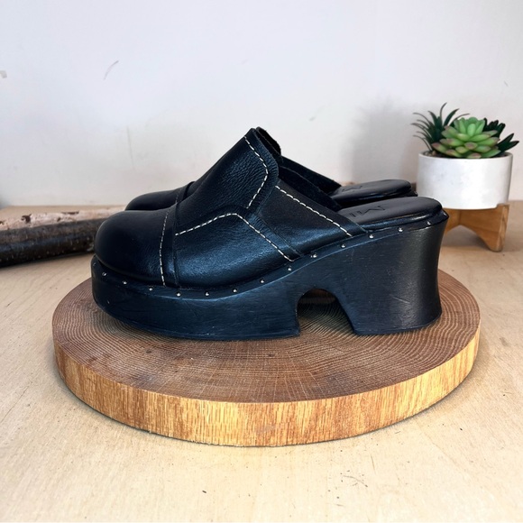 MIA | Shoes | Mia Vintage 9s Wooden Platform Chunky Heeled Clogs Size ...